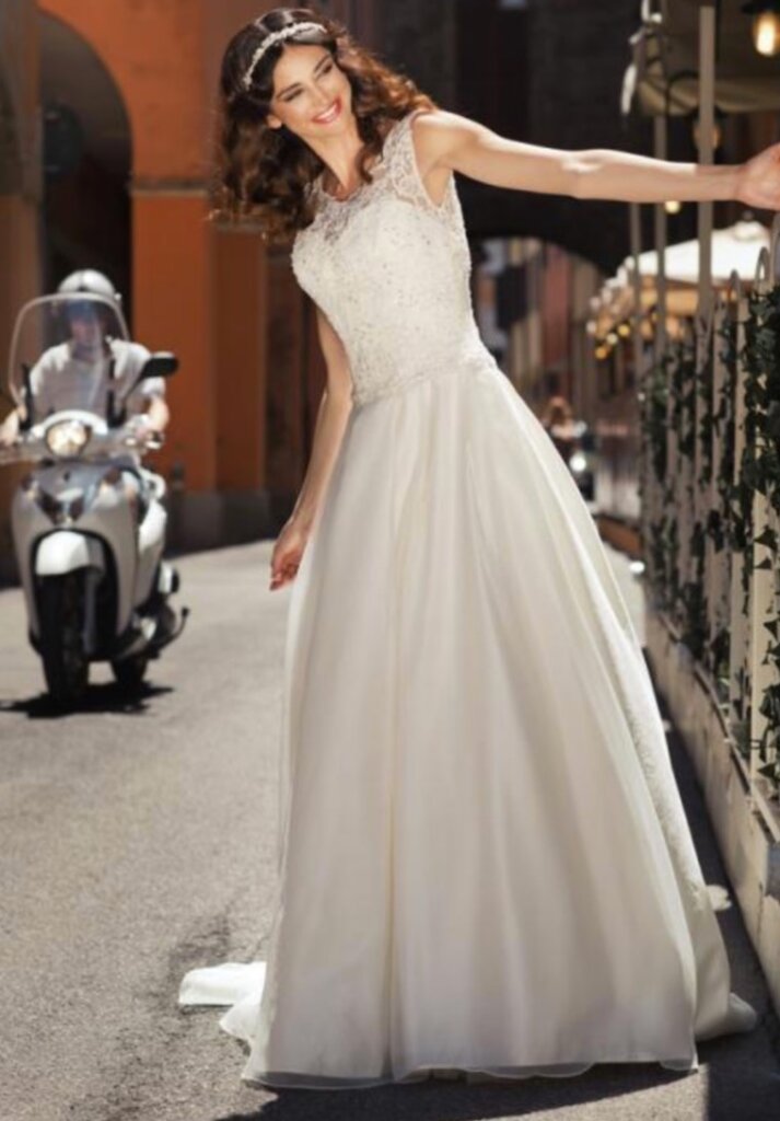 Annais Peggy Wedding Dress - Limelight Occasions